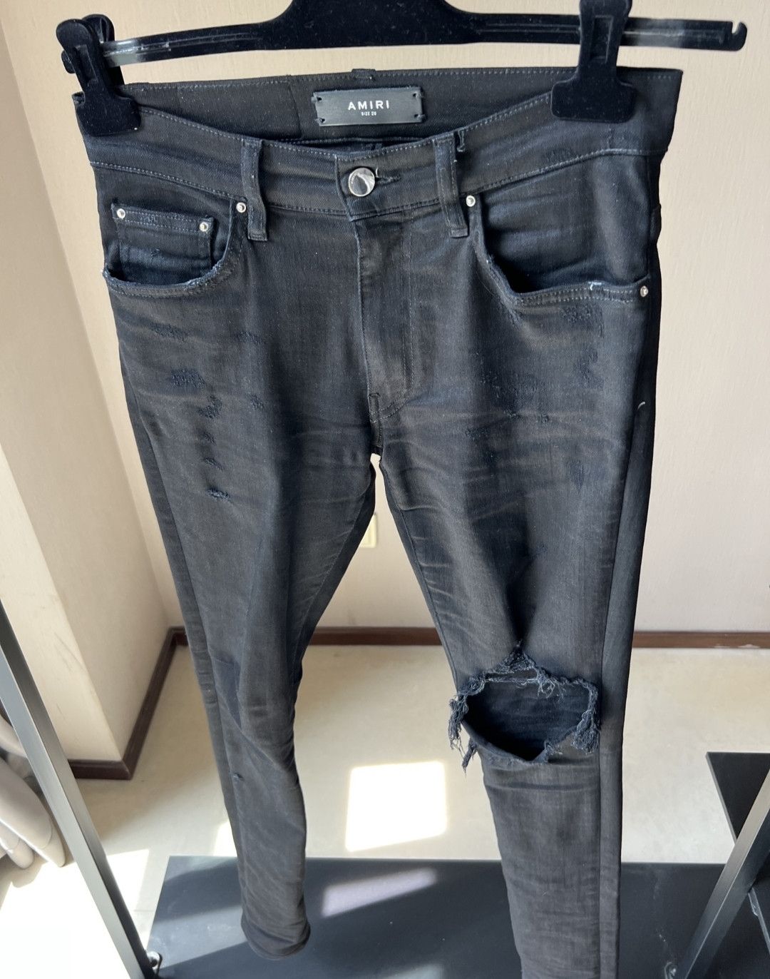 Amiri Amiri Classic single knee ripped jeans | Grailed