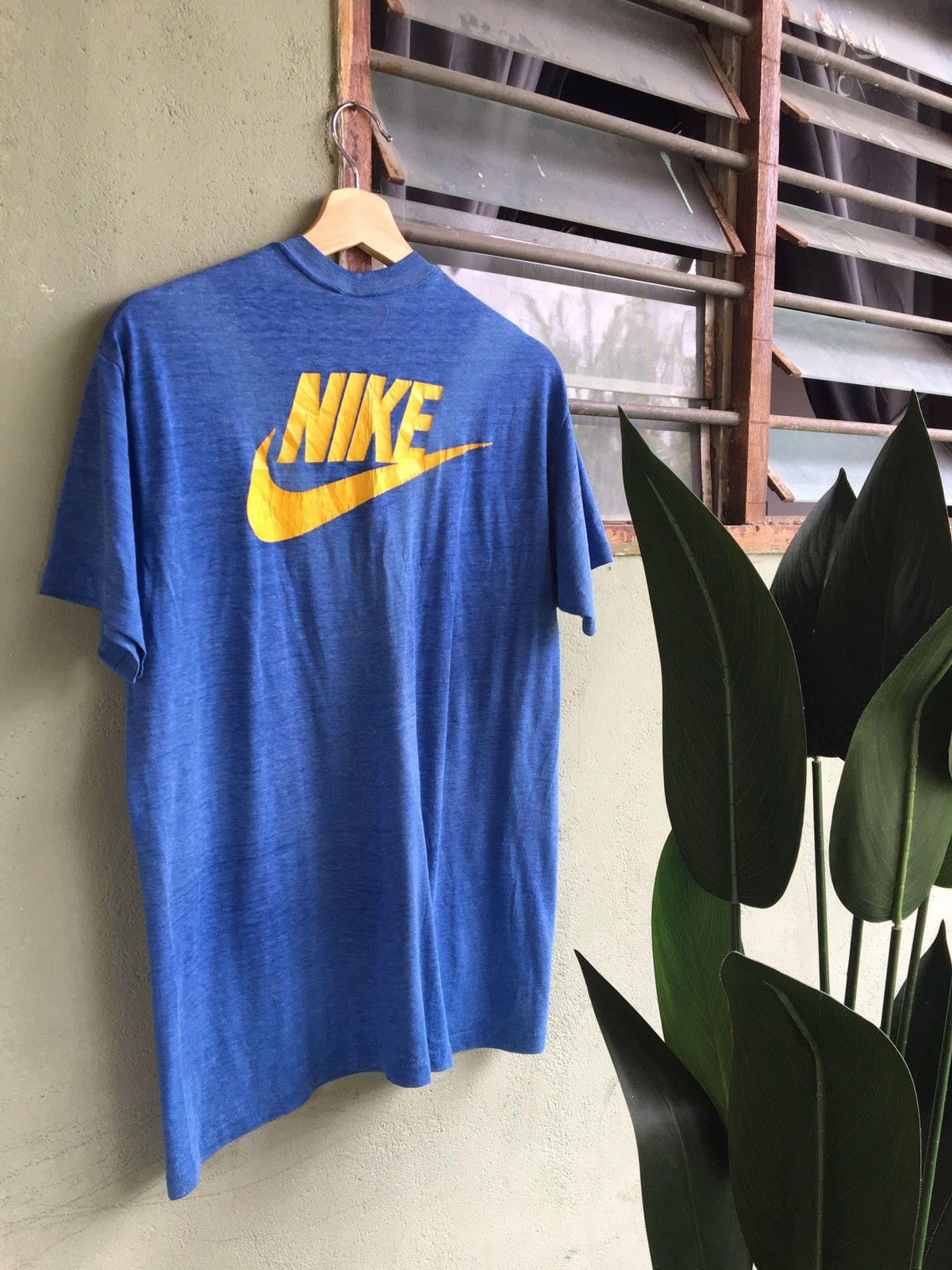 Nike 💥RARE Vintage nike Big swoosh on back 80s paper thin | Grailed