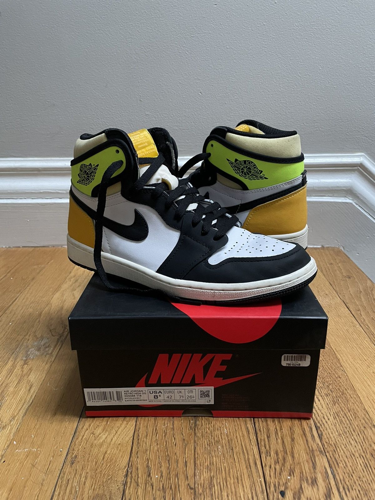 Nike Nike Air Jordan 1 Retro High OG Volt Gold US 8.5 Black White | Grailed