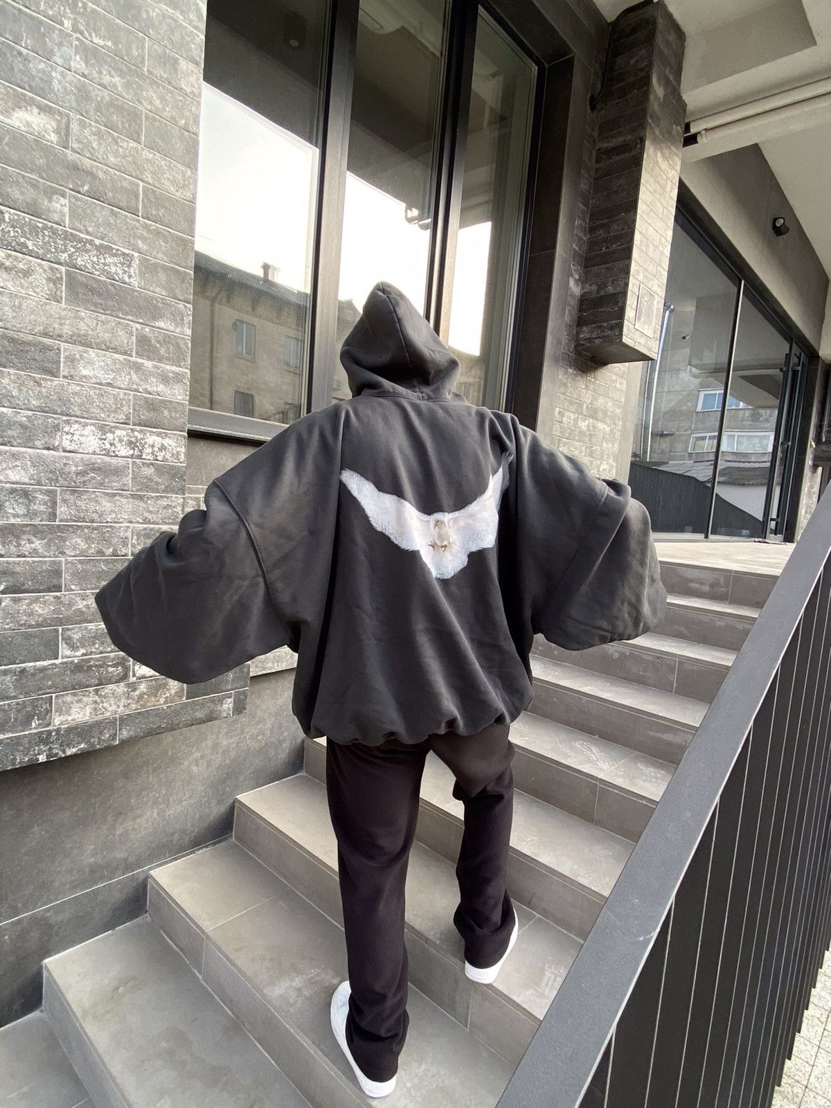 Gap × Kanye West Yeezy Gap Engineered by Balenciaga Dove Gap × Kanye West Yeezy Gap Engineered by Balenciaga Dove