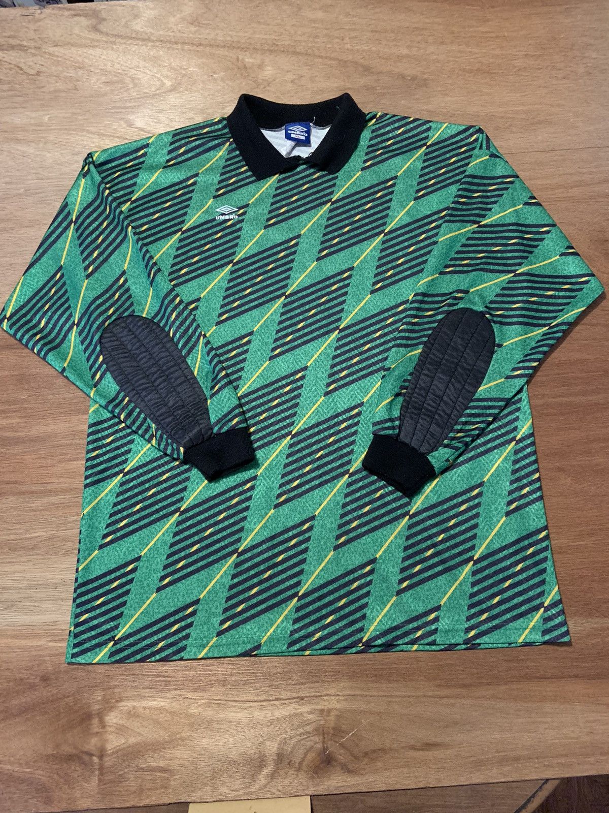 Umbro × Vintage 1990s Vintage Umbro Goalkeeper Jersey Green Crazy ...