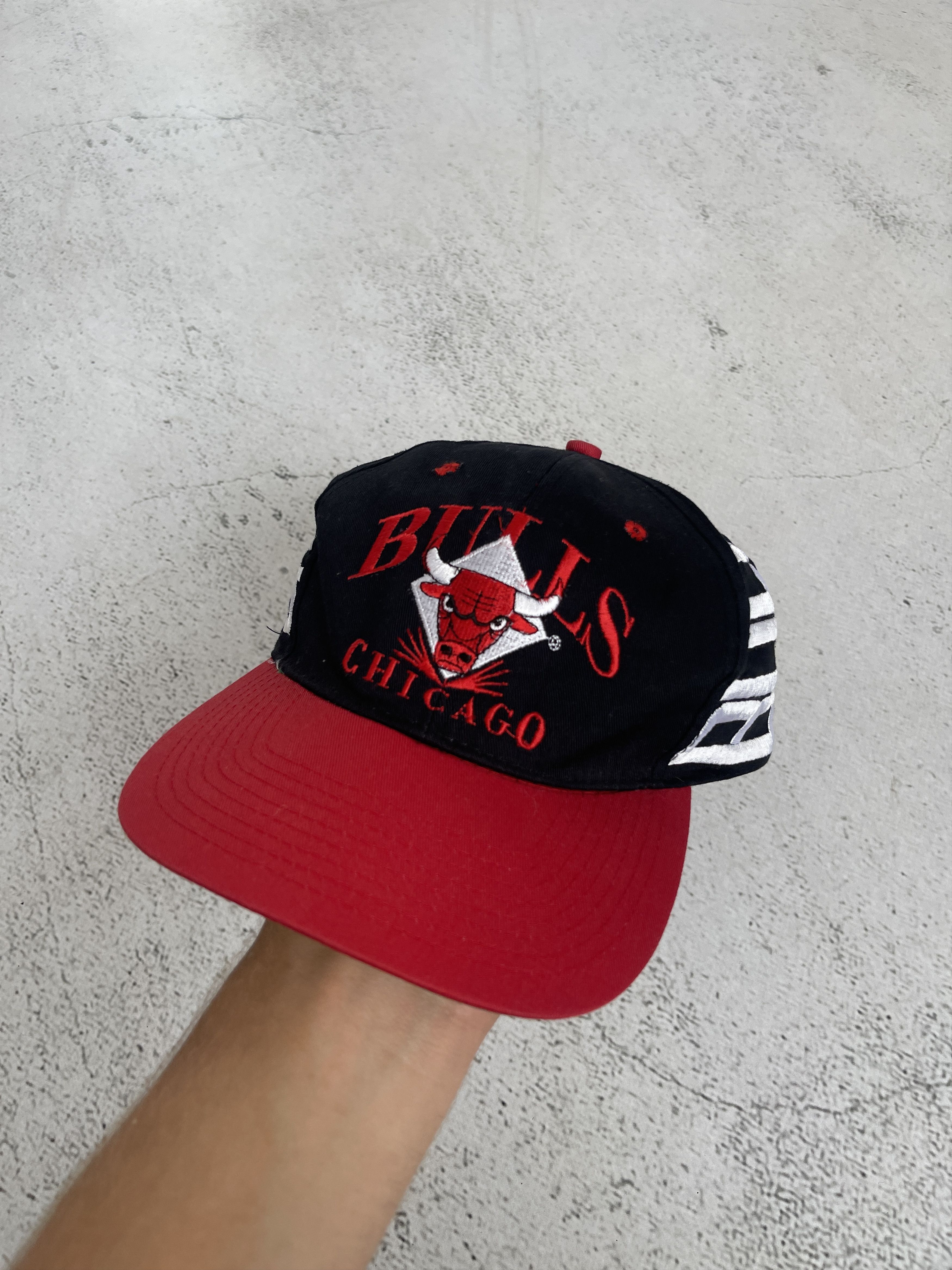 Vintage Vintage 90s Chicago Bulls Embroidered Logo Cap | Grailed