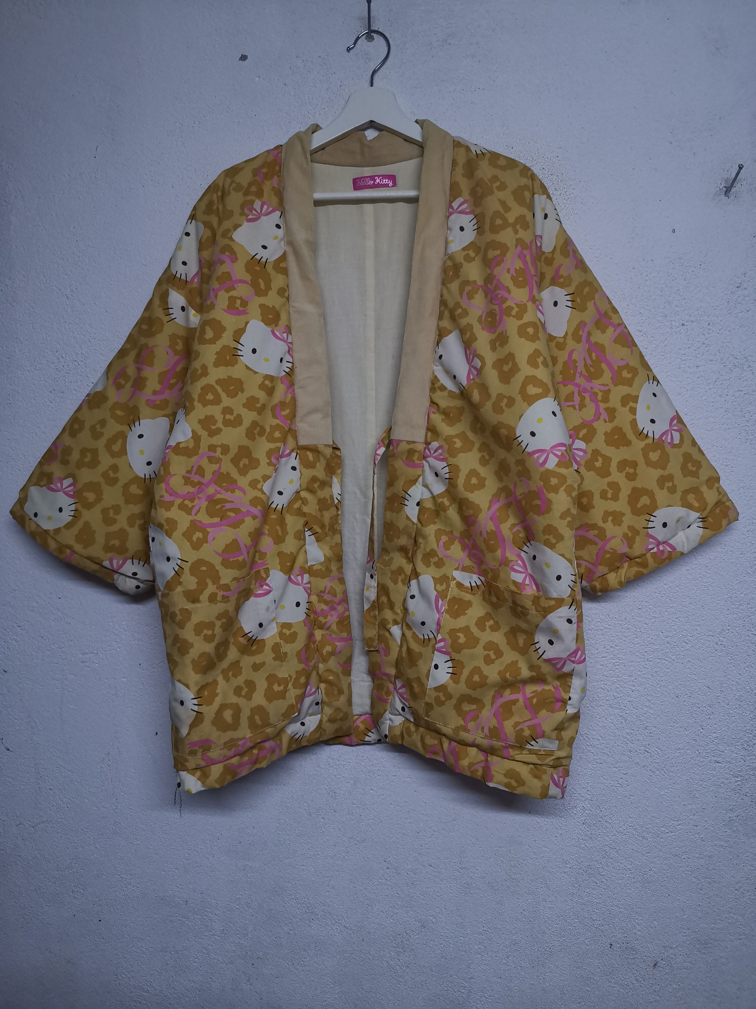 Japanese Brand × Kimono Japan Dragon Hello Kitty by Sanrio Kimono ...