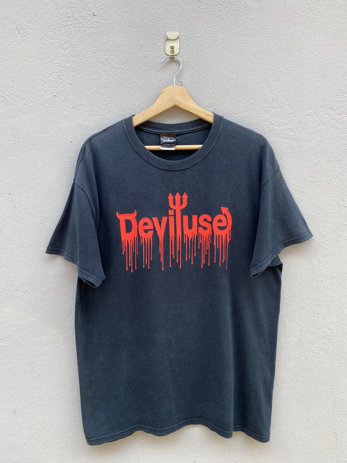 Japanese Brand 💥Deviluse Script Out Logo T-shirt | Grailed