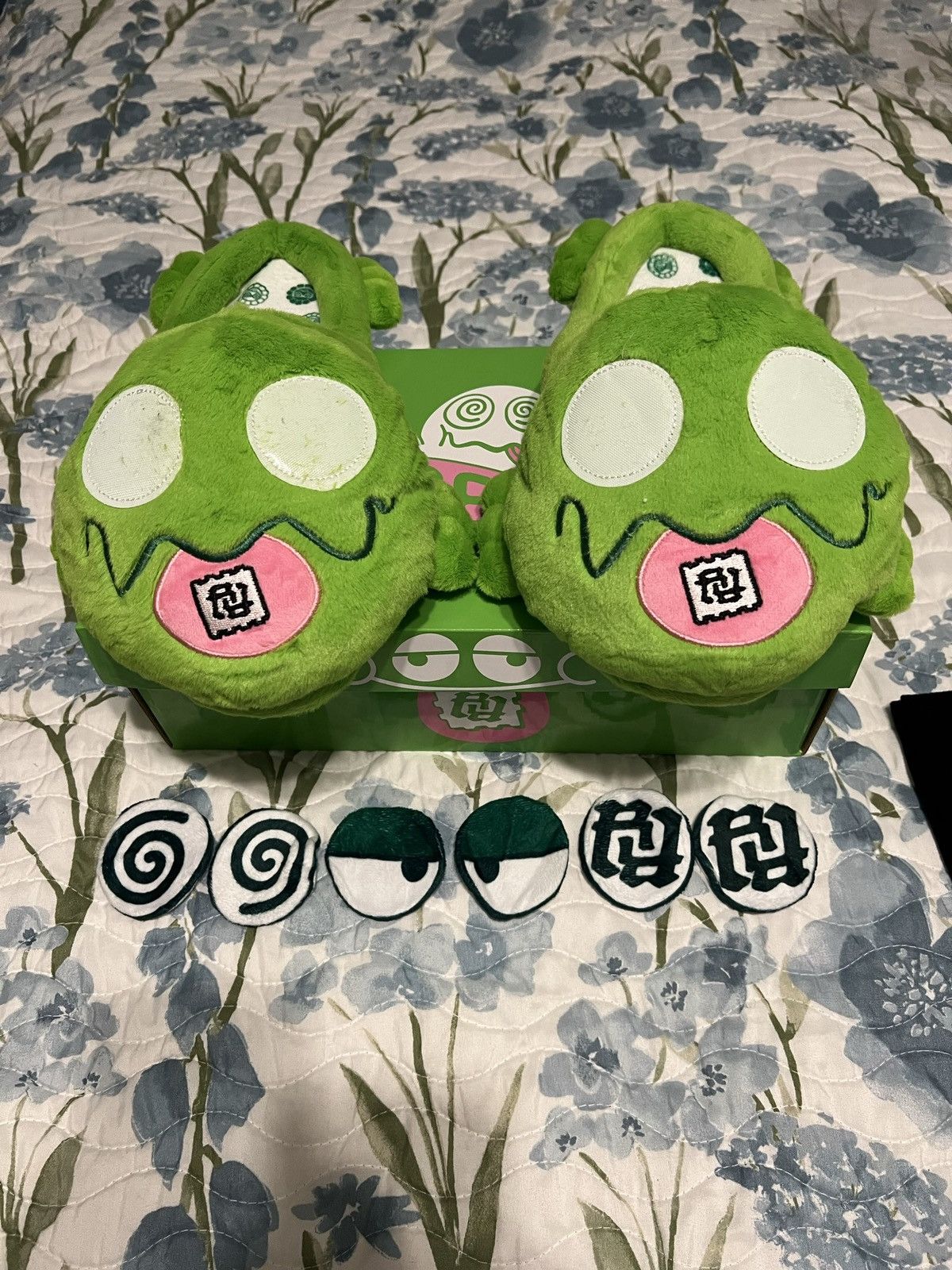 Designer × Hypebeast × Streetwear Kankan ReallyRich “Tabeez” Slippers ...