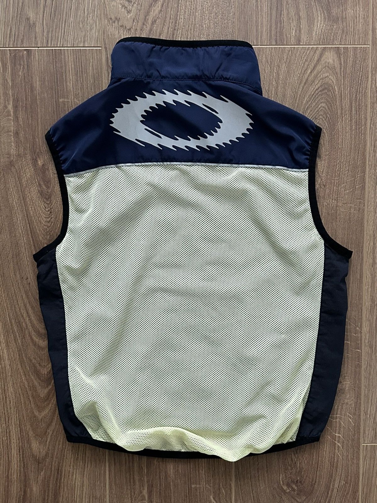 Vintage Vintage Oakley Reflective Logo Mesh Full Zip Navy Gilet Vest ...