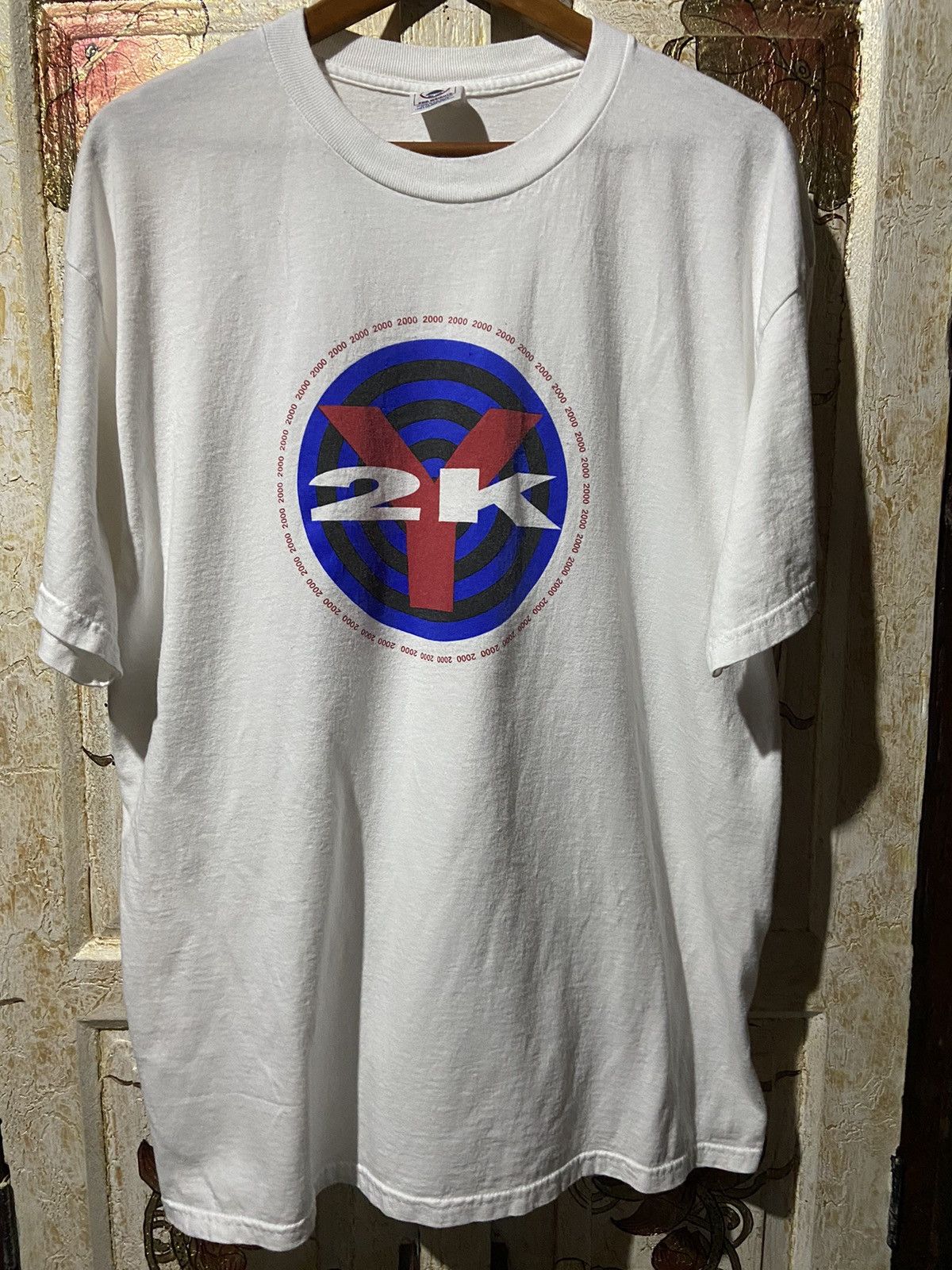Vintage Vintage Y2K 2000 minimal logo fonts white T-shirt xl | Grailed