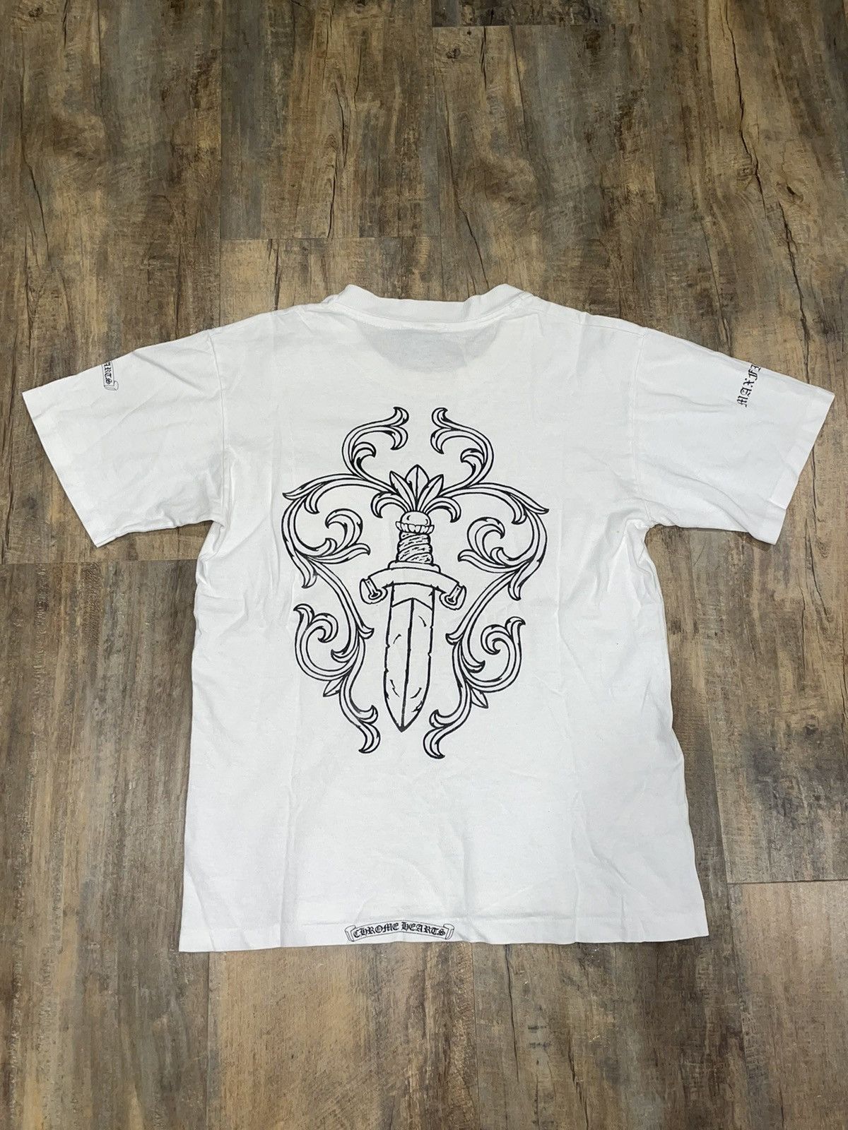 Chrome Hearts × Maxfield Los Angeles RARE Chrome Hearts x Maxfield Floral Dagger Logo Pocket Tee ...