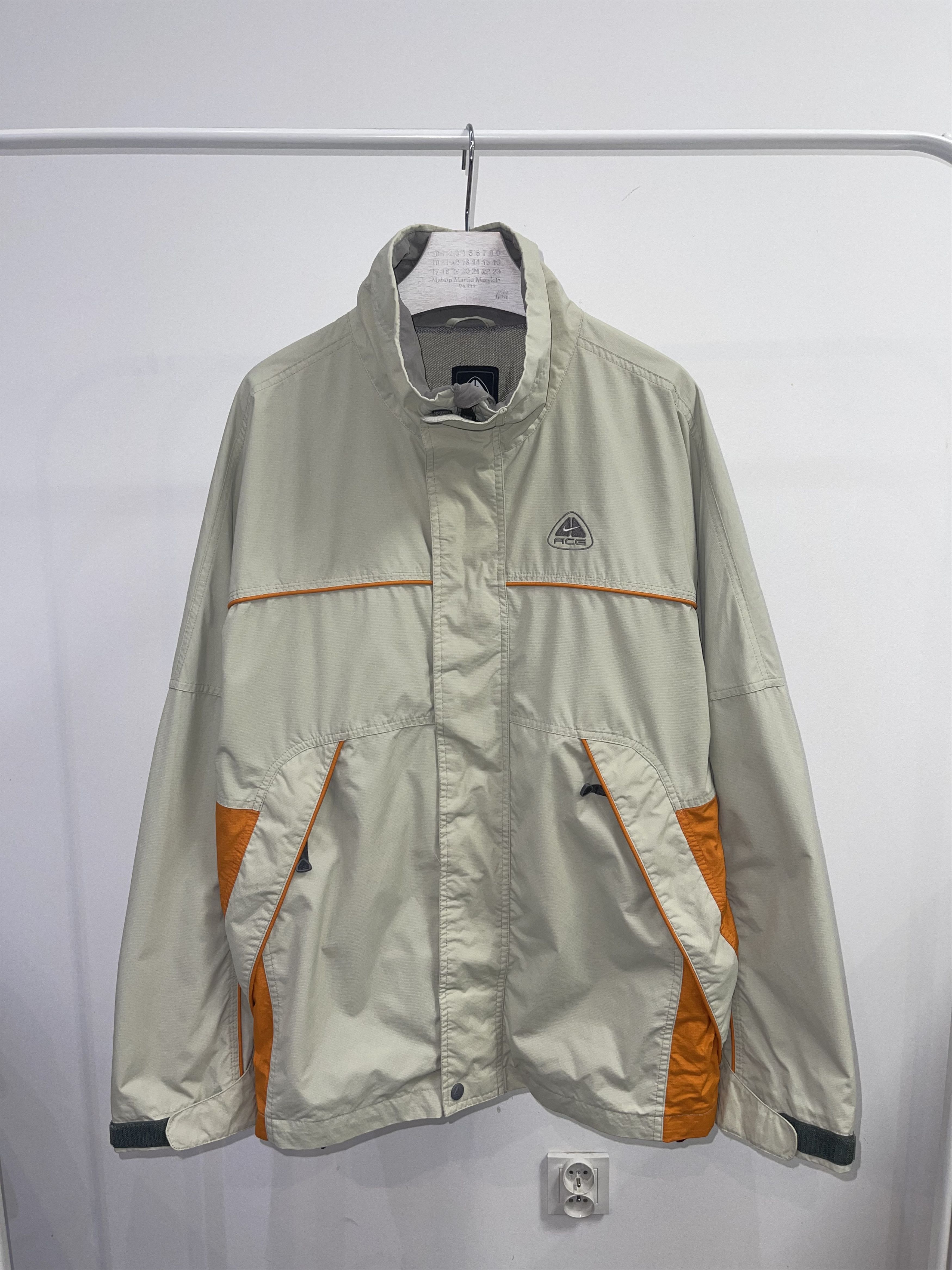 Nike ACG Vintage Nike ACG Storm-Clad Beige Technical Ski Jacket | Grailed