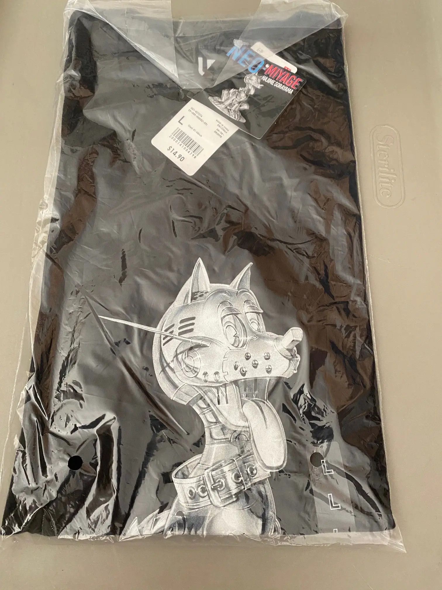 Uniqlo Uniqlo x Hajime Sorayama Neo-Miyage Tee Size Large | Grailed