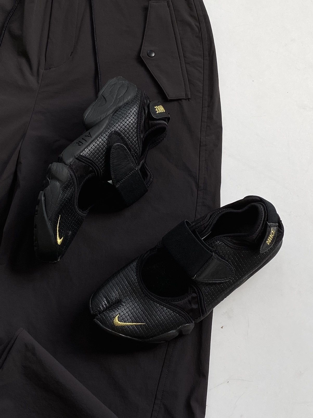 Nike Iconic Nike Air Rift Leather Premium Tabi Sneakers 2007 VTG | Grailed