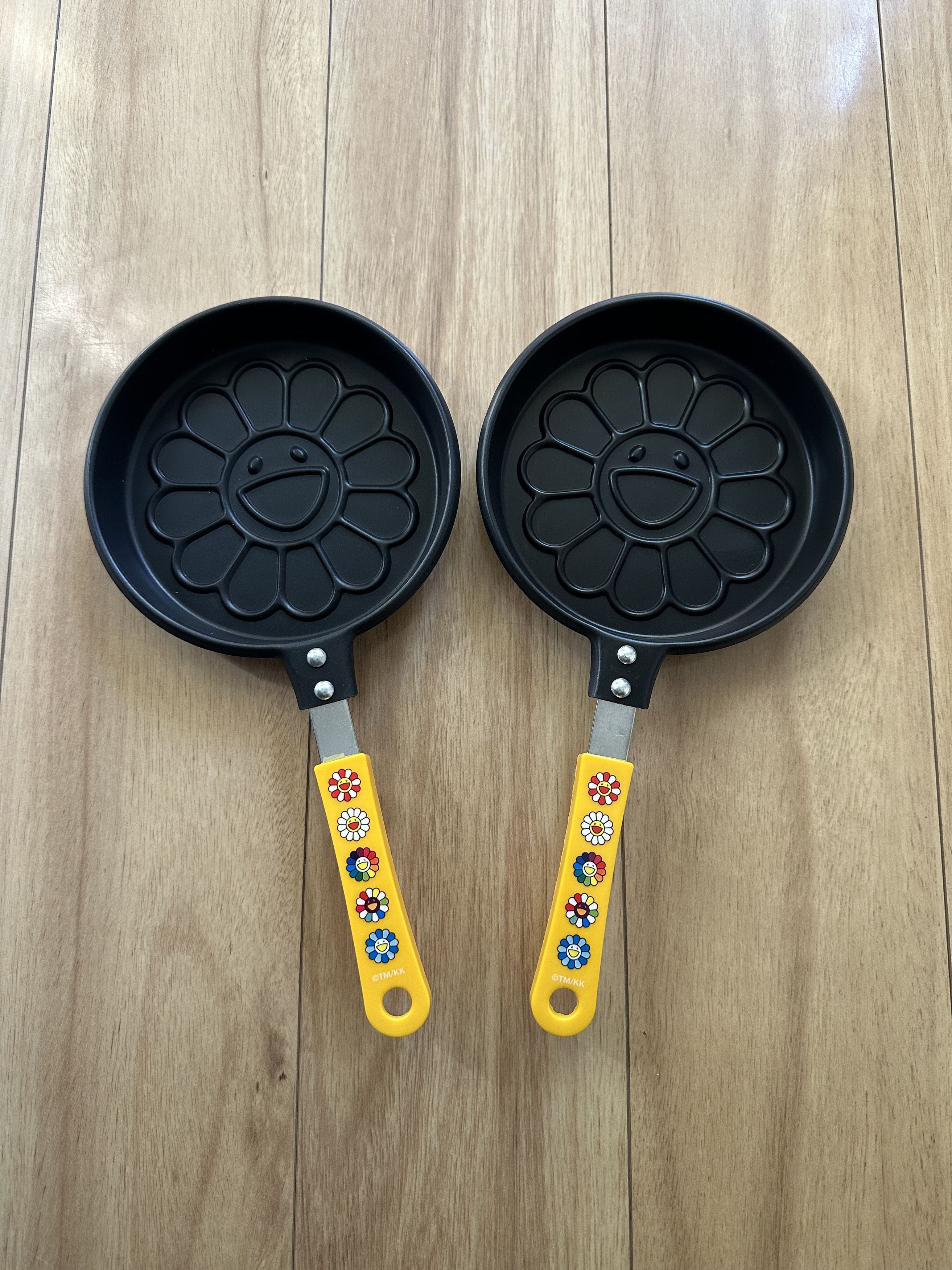 Takashi Murakami Takashi Murakami Pancake Frying Pan Flower Design