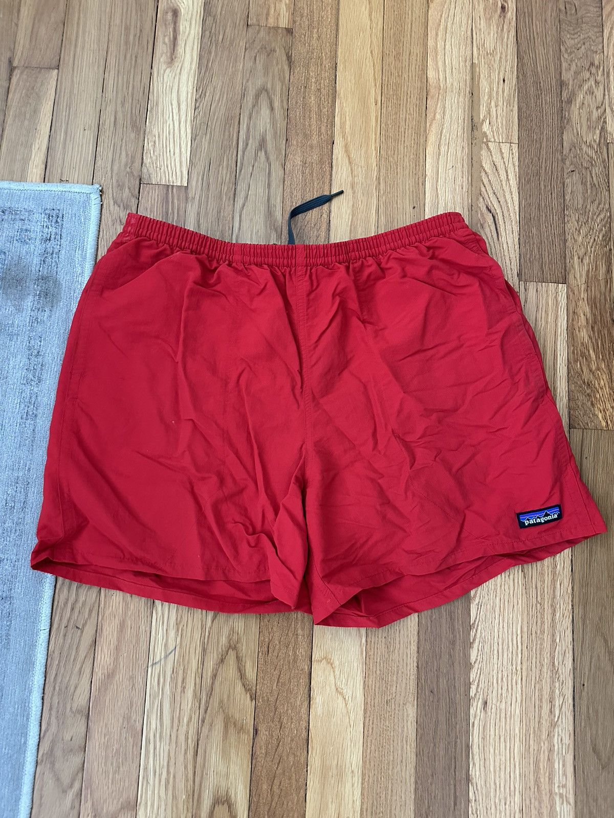 Patagonia Patagonia Baggies red | Grailed