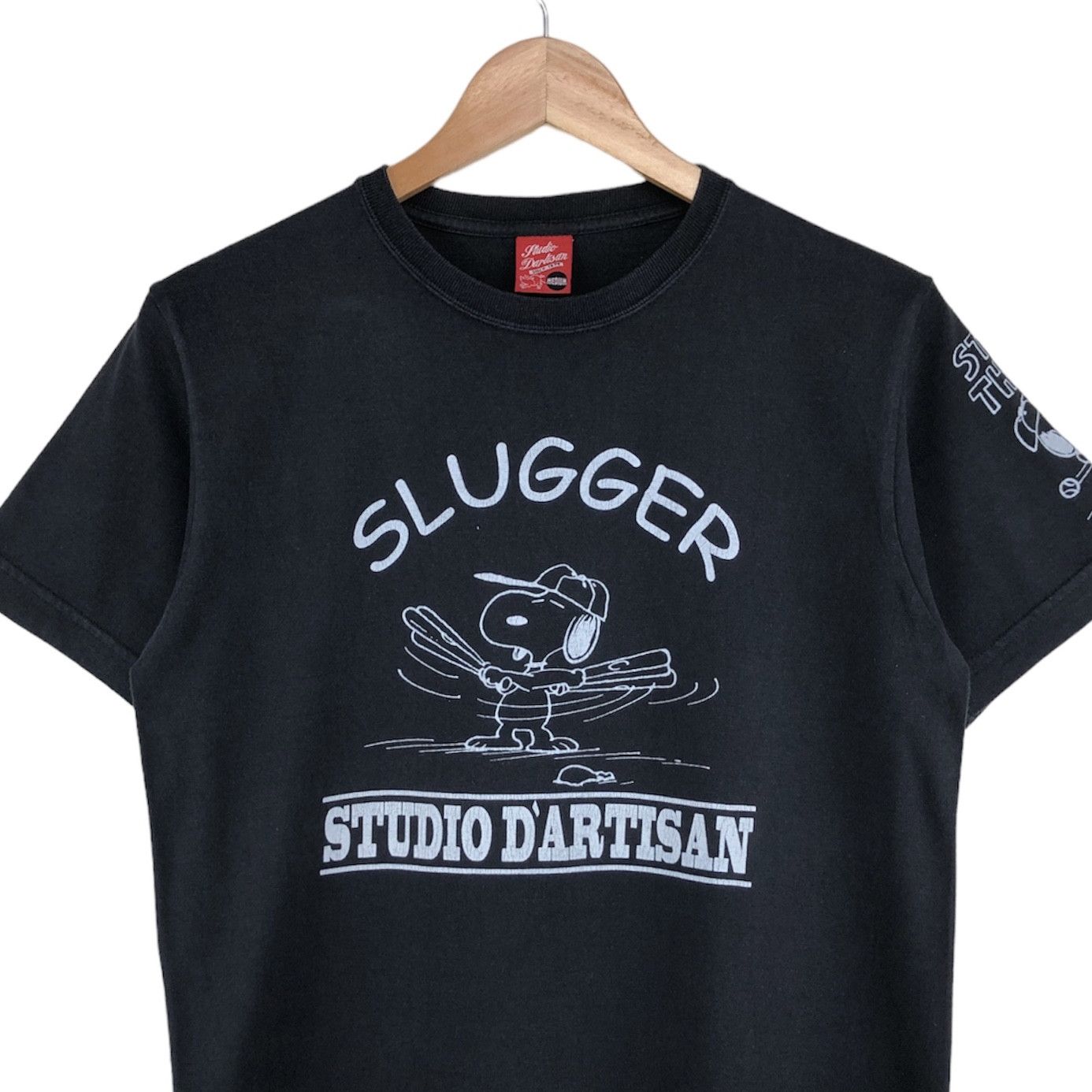 Studio D'Artisan Studio D’Artisan Peanuts Slugger Spell Big Logo Tee ...