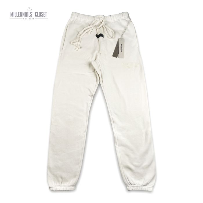 Fear of God Fear of God Essentials Sweatpants Egg Shell FW22 size S ...