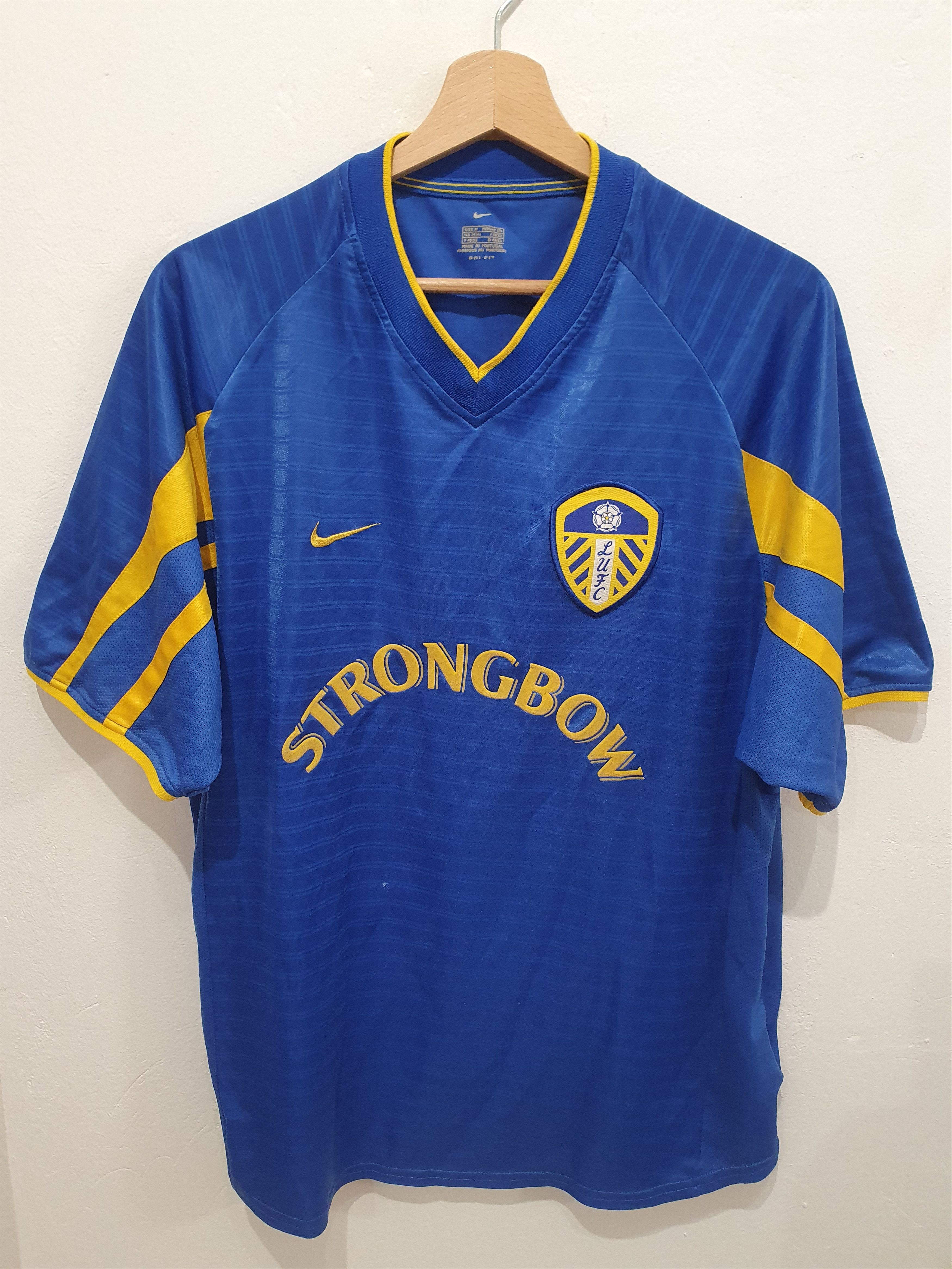 Nike NIKE LEEDS UNITED 2001 2002 SIZE M FOOTBALL SHIRT JERSEY | Grailed