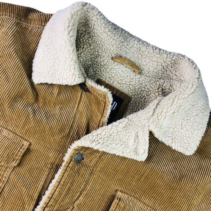 Gap VTG Gap Men's Sherpa Lined Corduroy Trucker Jacket Khaki/Tan • XL | Grailed