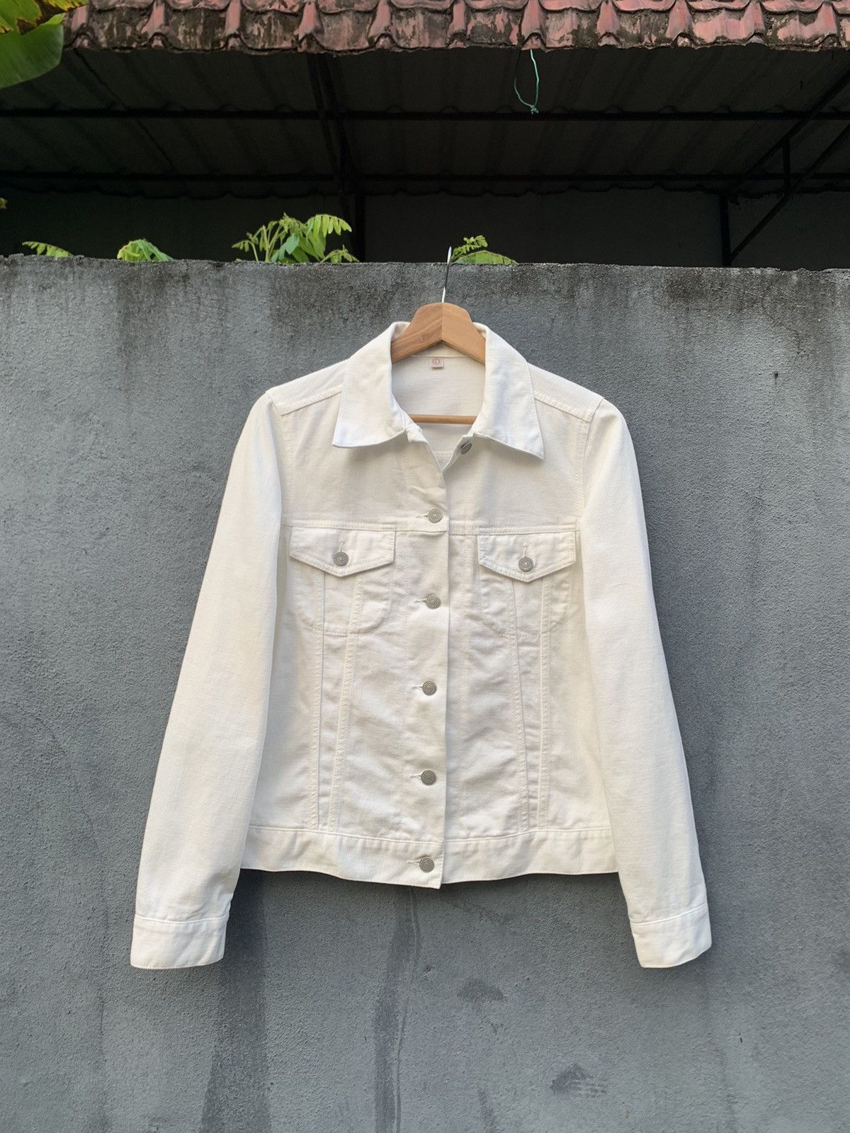 Japanese Brand × Streetwear × Uniqlo 👹Uniqlo White Trucker Jacket | Grailed