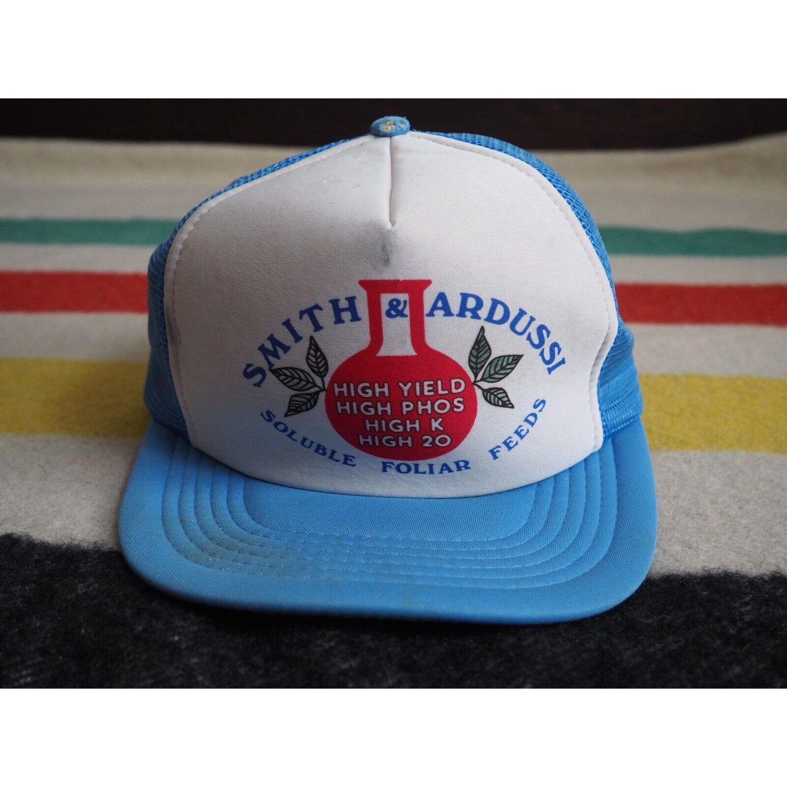 Vintage VTG 70s 80s Soluble Foliar Feeds FARM GARDEN White Blue Mesh ...