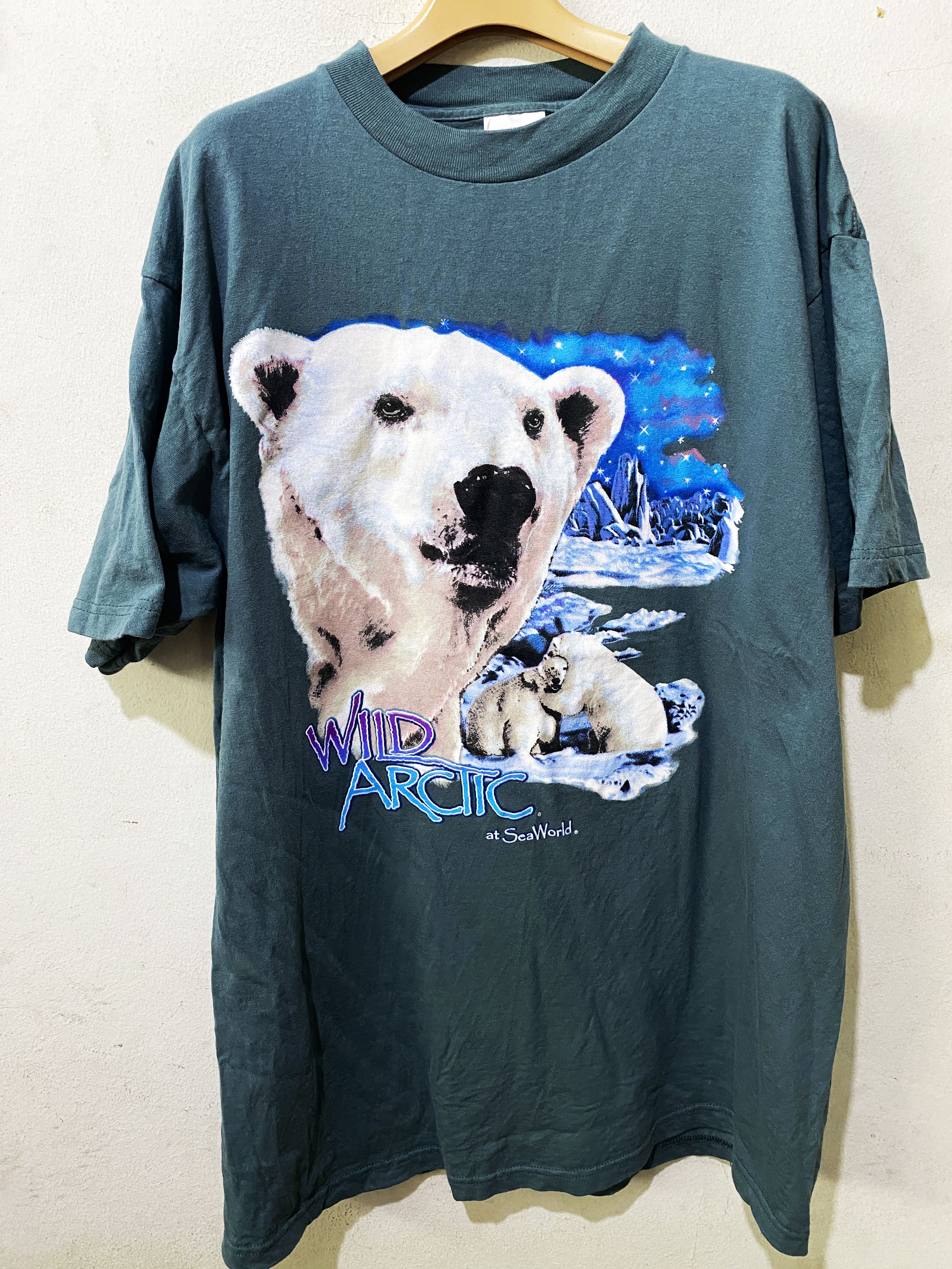 Animal Tee × Streetwear × Vintage Vintage Wild Arctic at Seaworld Polar ...