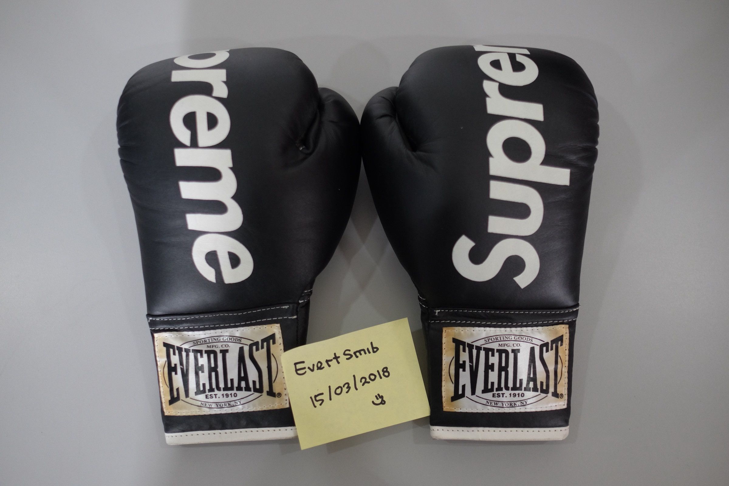 Everlast × Supreme Supreme x Everlast Boxing Gloves | Grailed