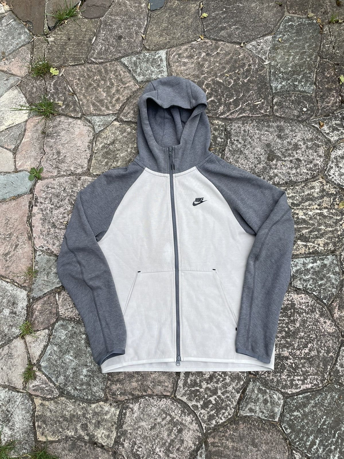 Nike Old Season Nike Tech fleece white & grey | Grailed