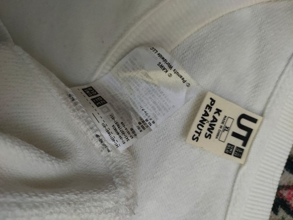 Uniqlo 💥LAST CALL💥 Kaws Snoopy Crew neck | Grailed