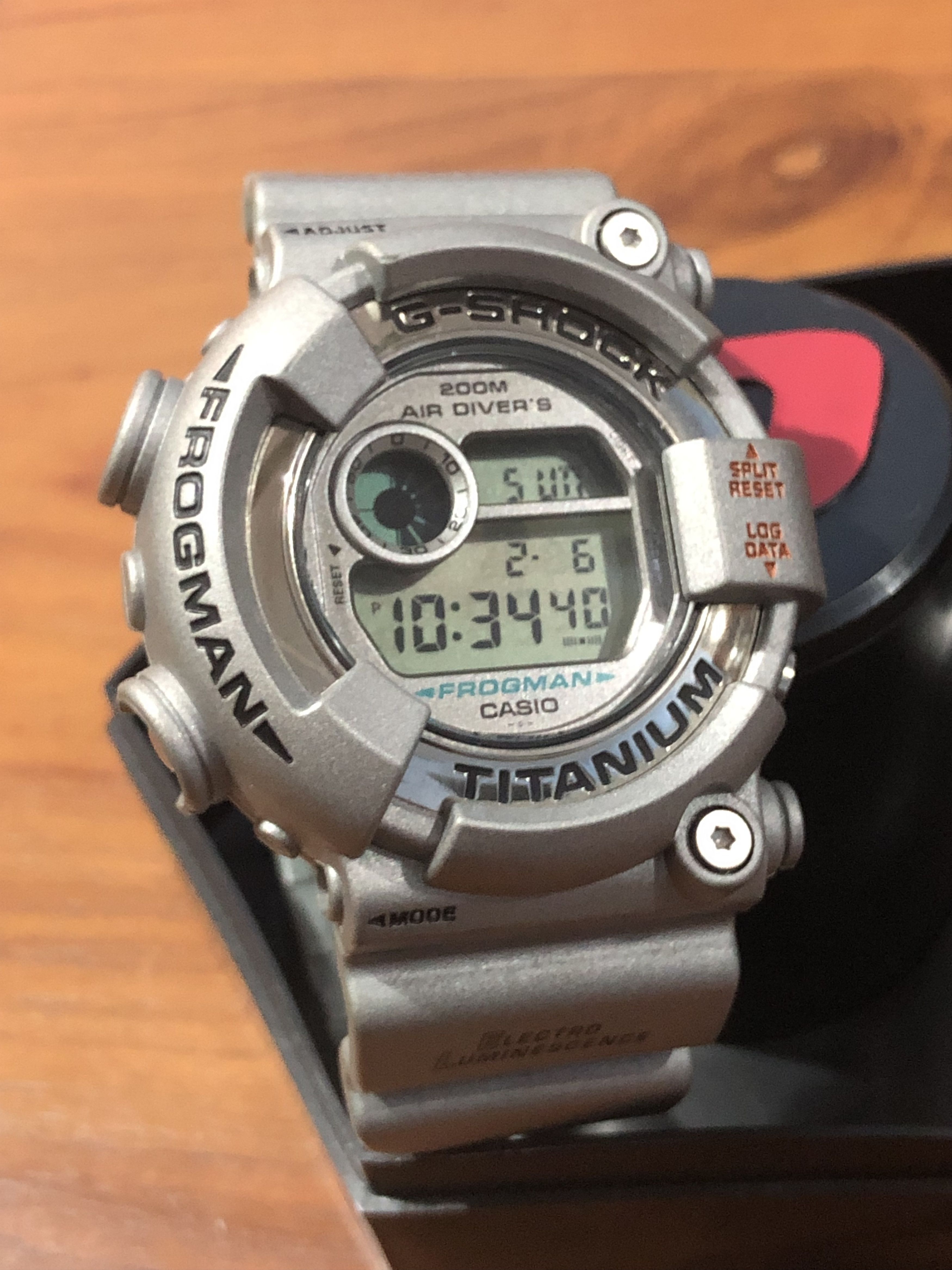 Vintage RARE🔥VINTAGE 01 FROGMAN DW8201 TITANIUM CASE DIVERS WATCH | Grailed