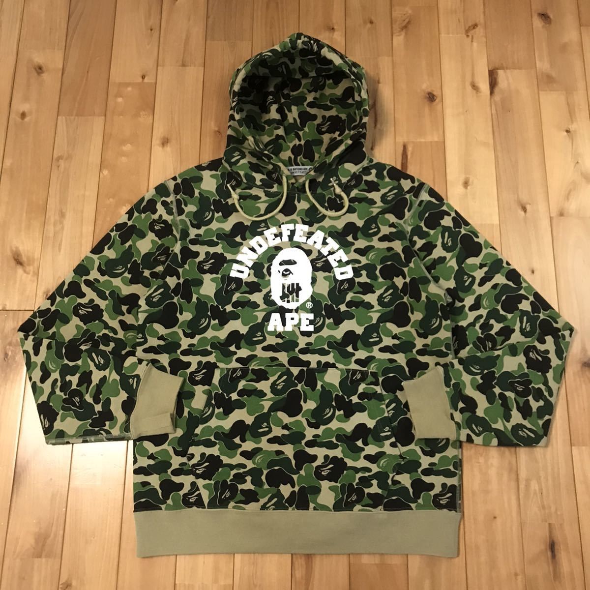 Bape × Undefeated BAPE × undefeated college logo ABC camo pullover ...