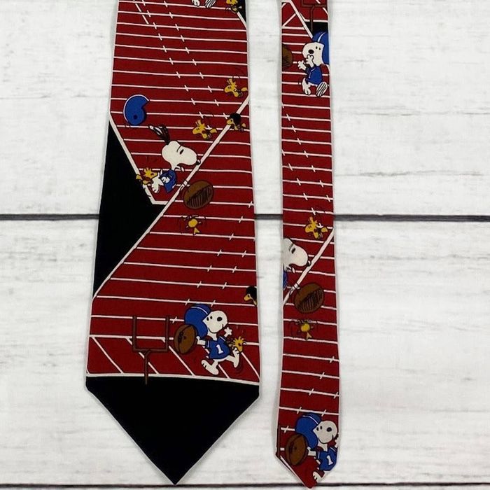 Peanuts United Feature Syndicate 1965 Peanuts Football Snoopy Woodst ...