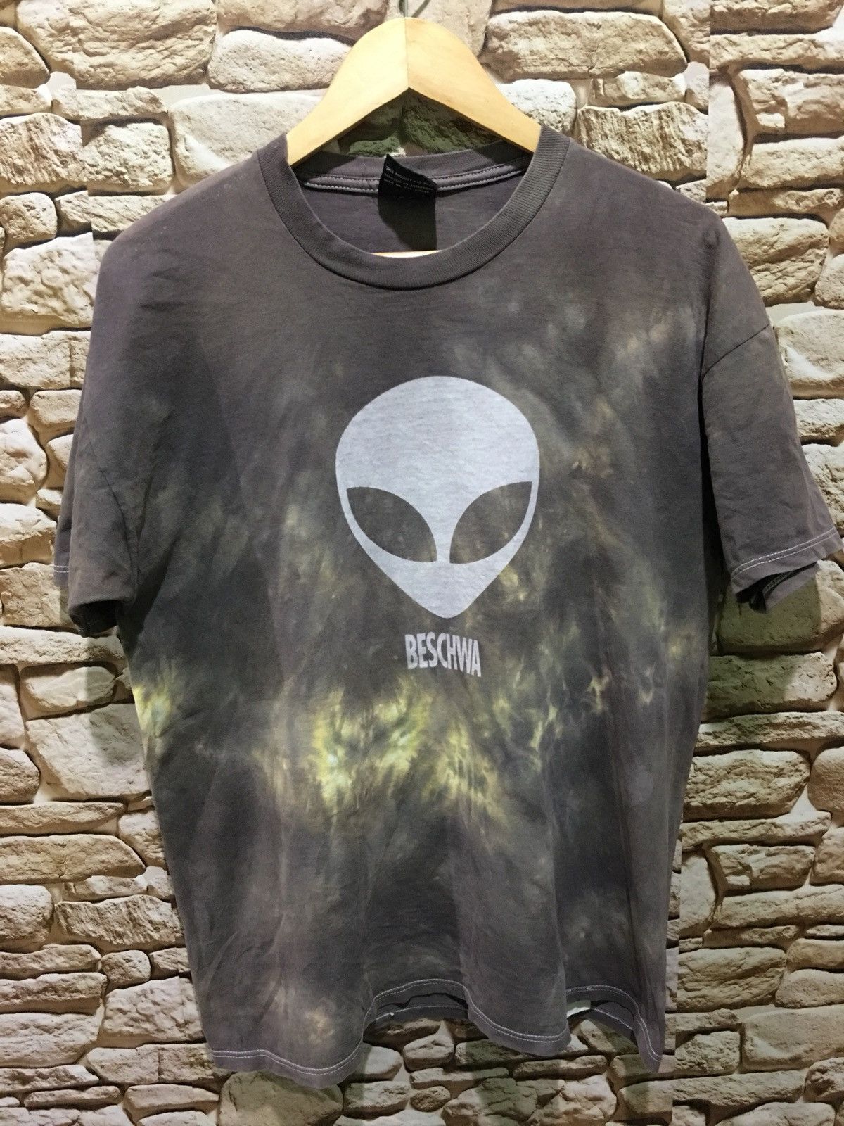 Vintage Beschwa Skateboards Tie Dye Jumper Alien Head shirt | Grailed