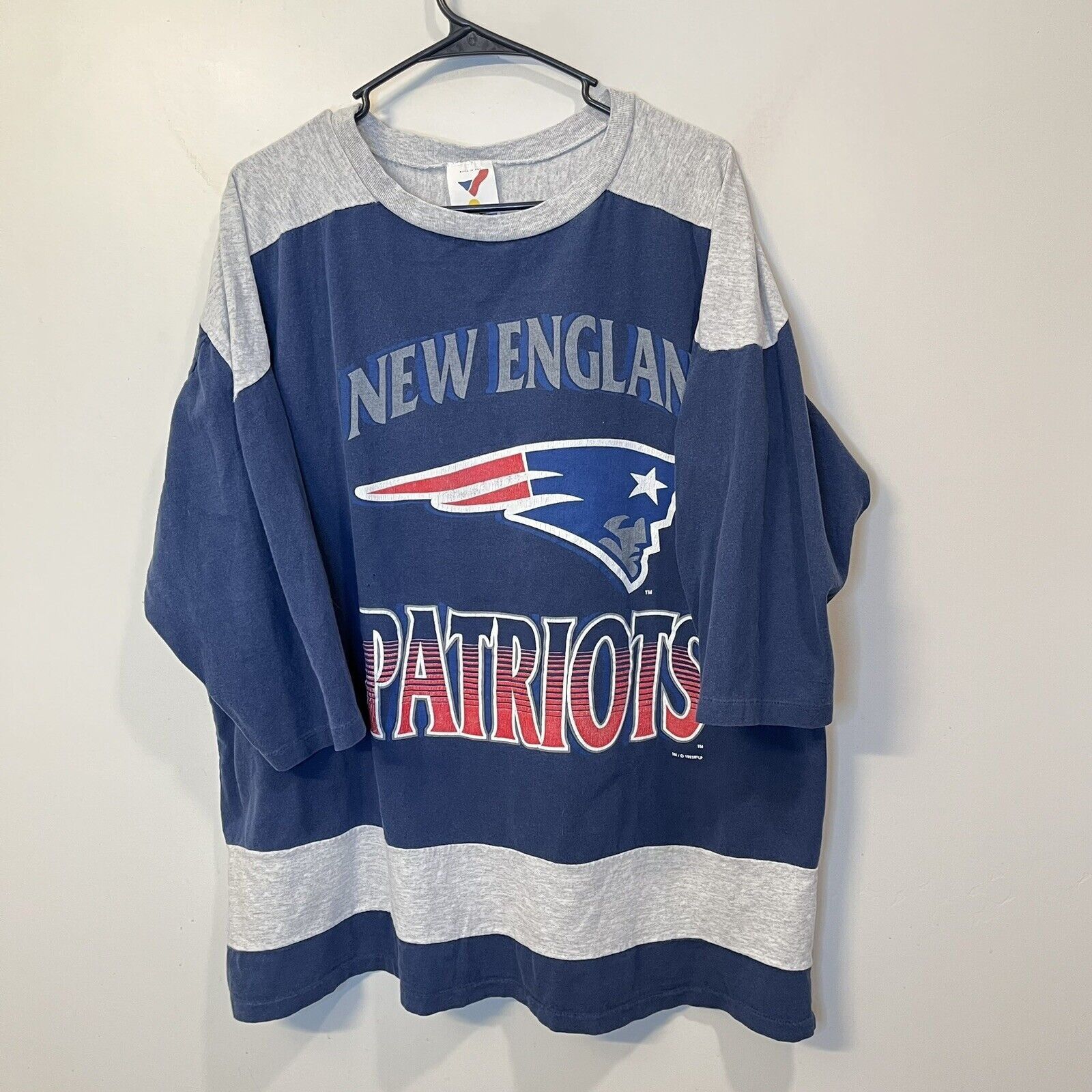 NFL × Vintage Vintage New England Patriots Football NFL 1993 T-Shirt ...