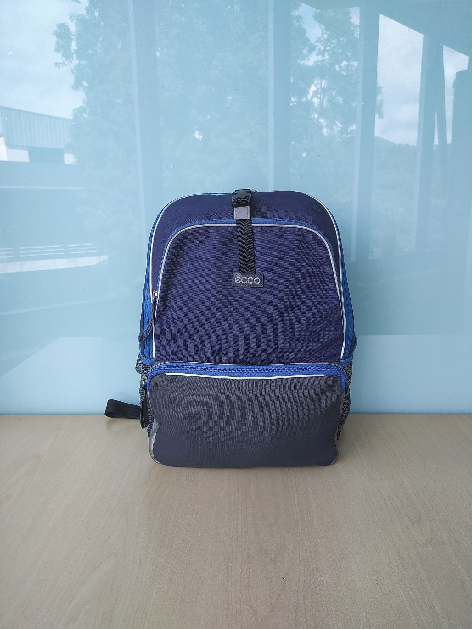 Ecco ECCO Multi Zip Polyester Backpack | Grailed
