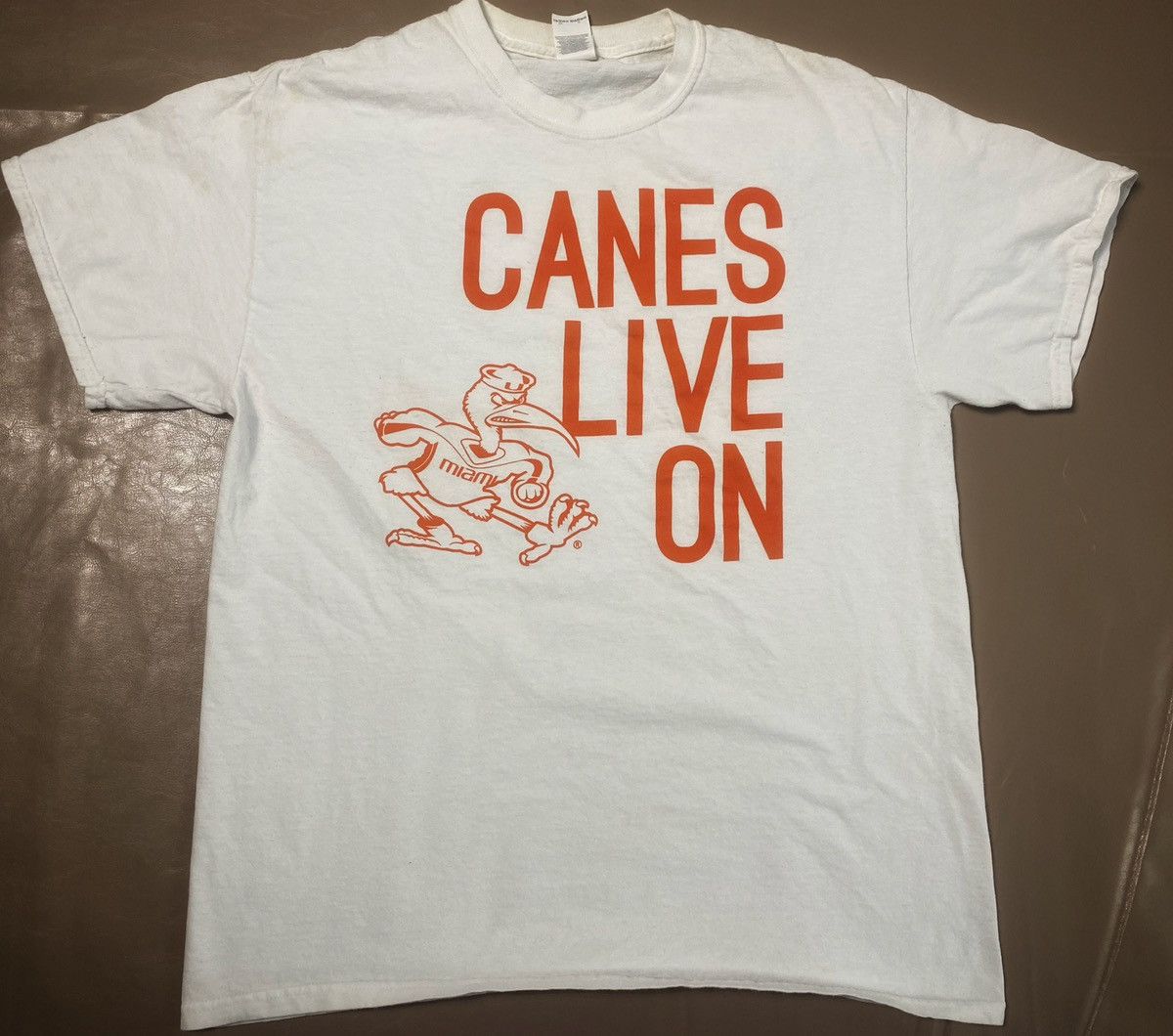 Vintage CANES LIVE ON UNIVERSITY OF MIAMI HURRICANES T-Shirt Mens | Grailed