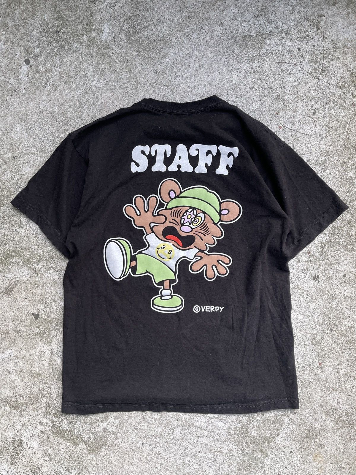 Streetwear COMPLEXCON STAFF VERDY ART FIGURE TEE SHIRT LARGE | Grailed