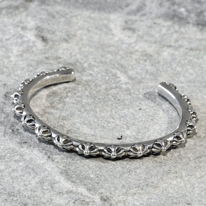 Chrome Hearts CHROME HEARTS BANGLE CROSS BAND | Grailed