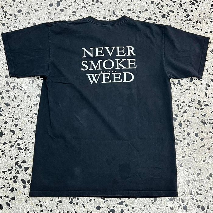 Vintage VINTAGE Y2K NEVER SMOKE SHITTY WEED TEE | Grailed