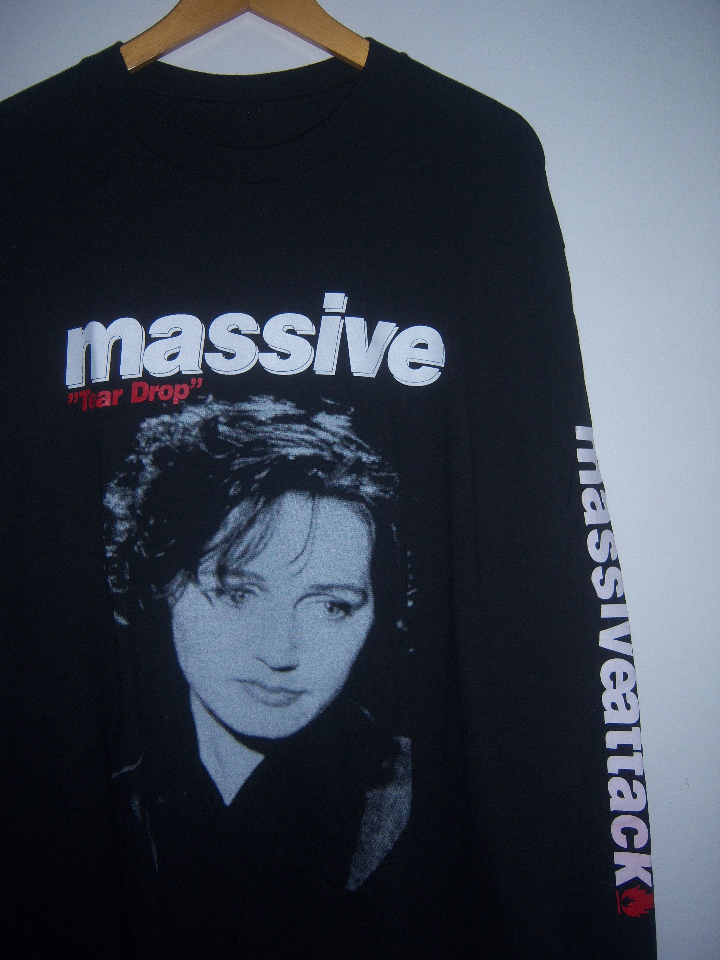 Band Tees Massive Attack Teardrop 1998 Bootleg | Grailed