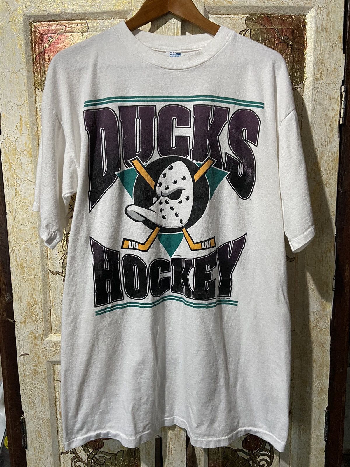 Disney × NHL × Vintage vintage 1993 Disney NHL Ducks Hockey team size ...