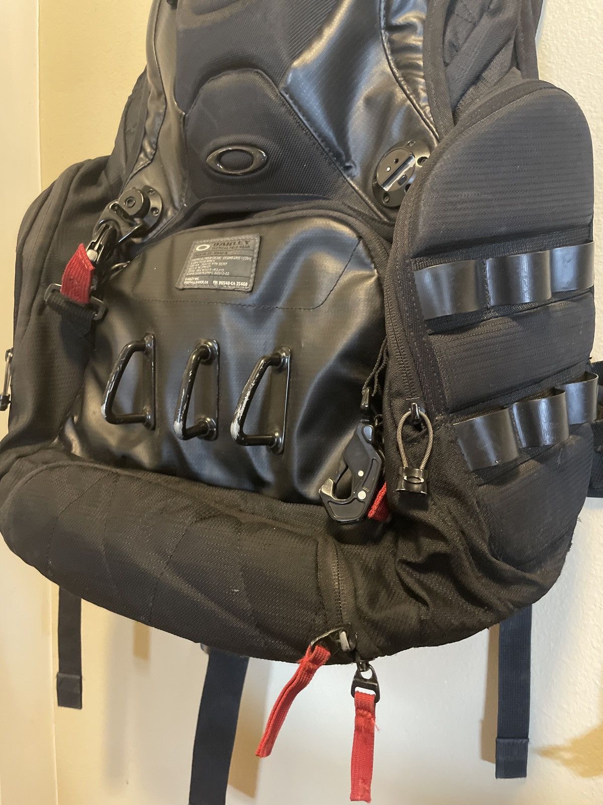 Vintage Vintage Oakley Tactical Field Gear Red Code Black Backpack ...
