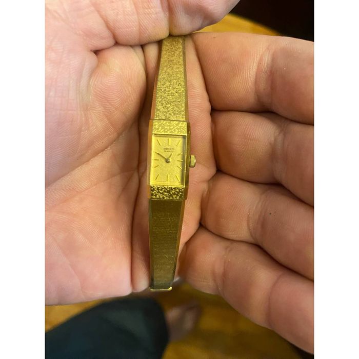 Seiko Vintage Seiko 1320-5049 Gold Tone Women’s Watch! | Grailed