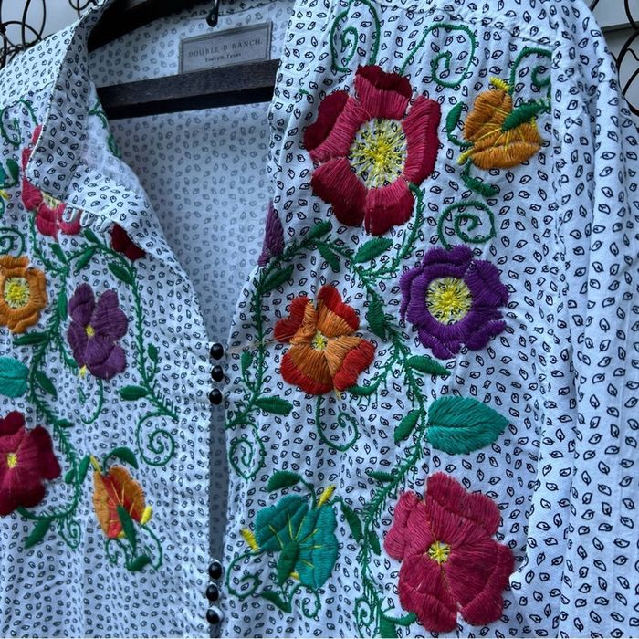 Double D Ranch Double D Ranch black white leaf embroidered floral ...