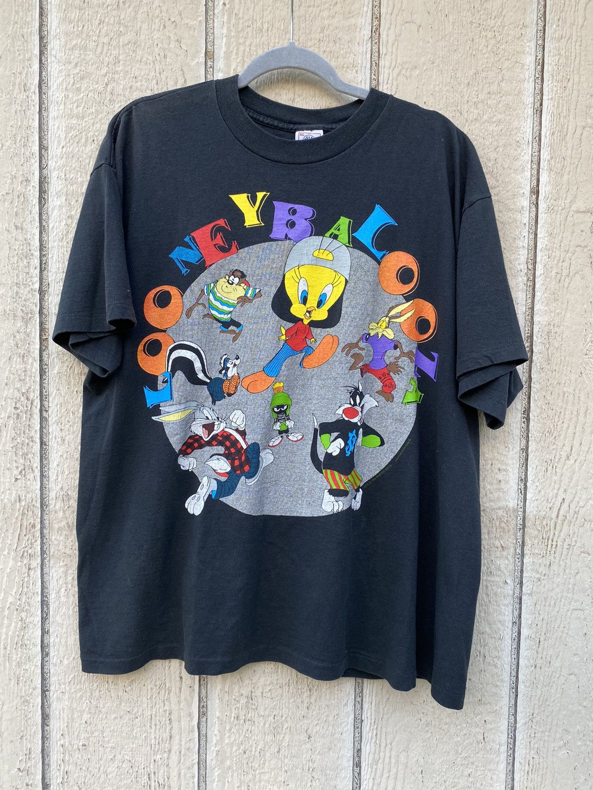 Delta × Vintage × Warner Bros Vintage Loony Toons “Looney Balooza” Band ...