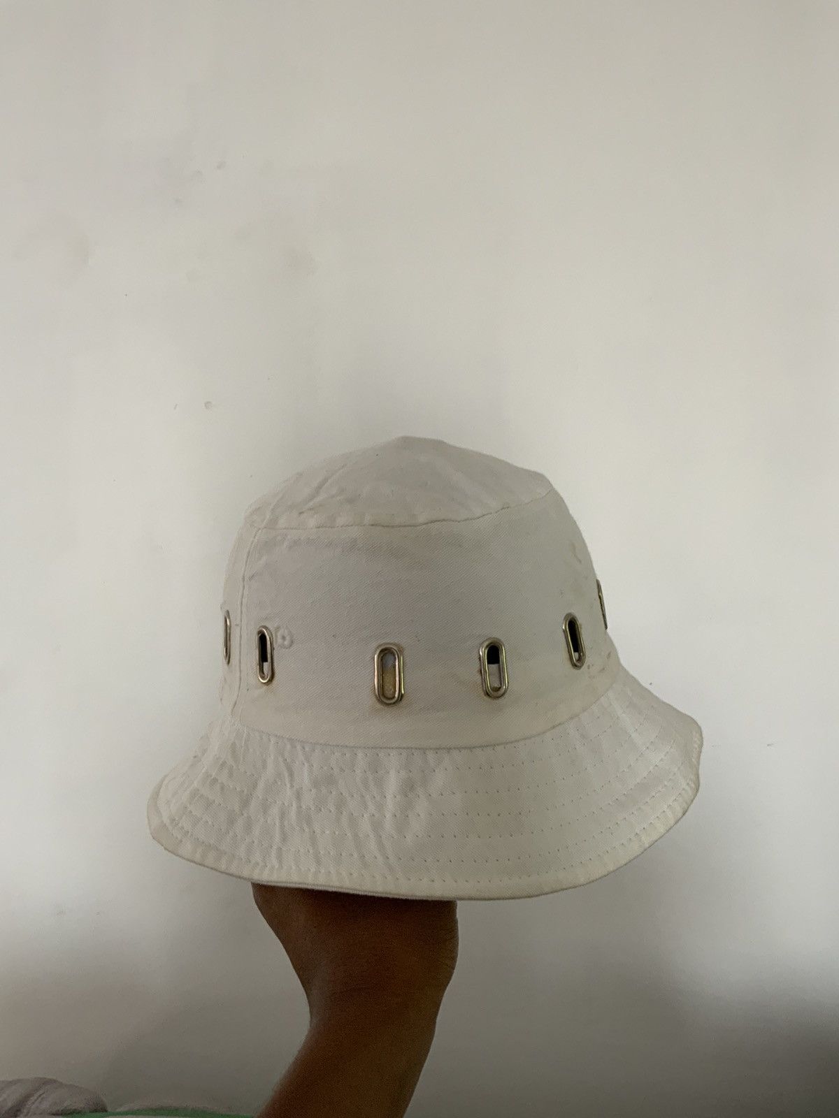 Archival Clothing × Avant Garde × Hat Avant Garde Hole Rusty Fade White ...