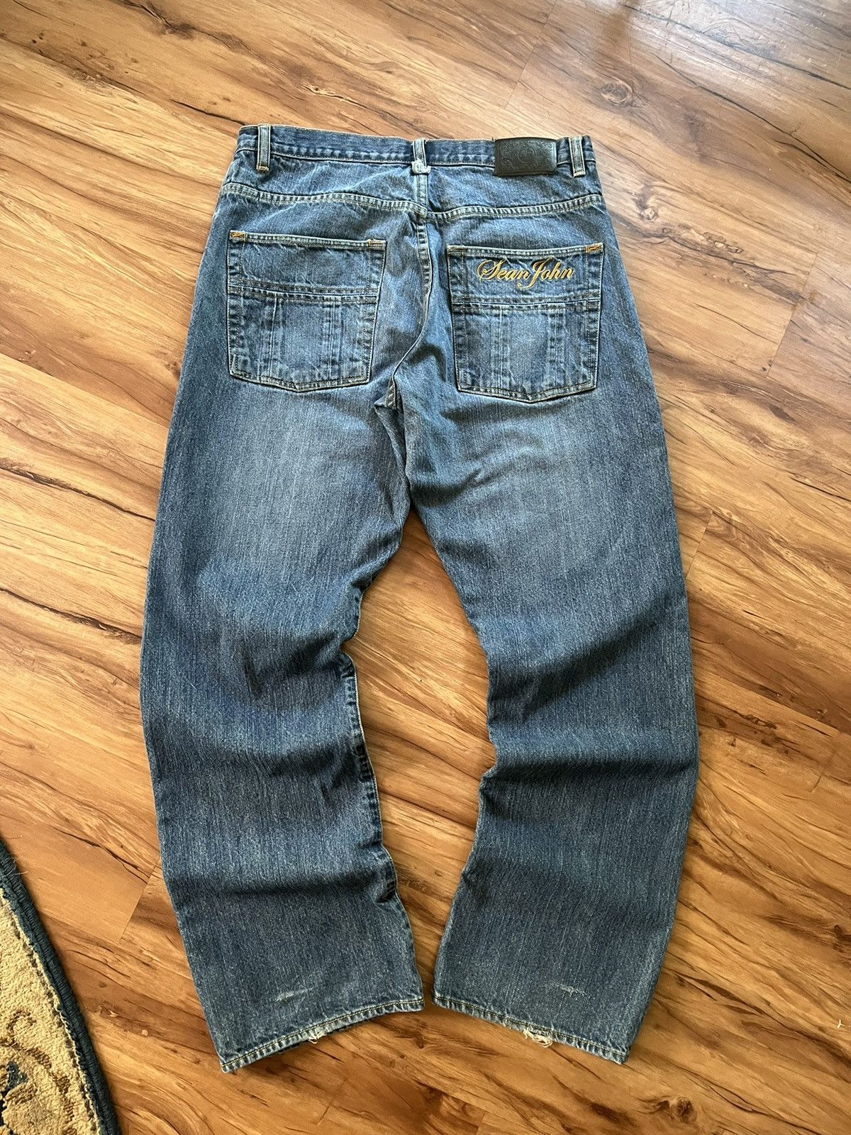 Vintage Crazy Vintage Y2K Sean John Script Logo Distressed Jeans 34 ...