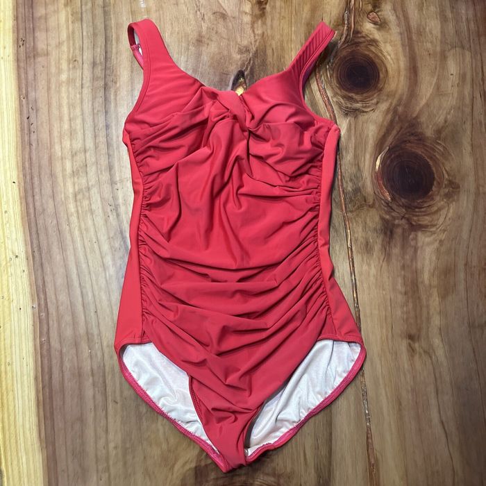 Vintage Miraclesuit Ruched Front One Piece Swimsuit 10 Classic Red ...