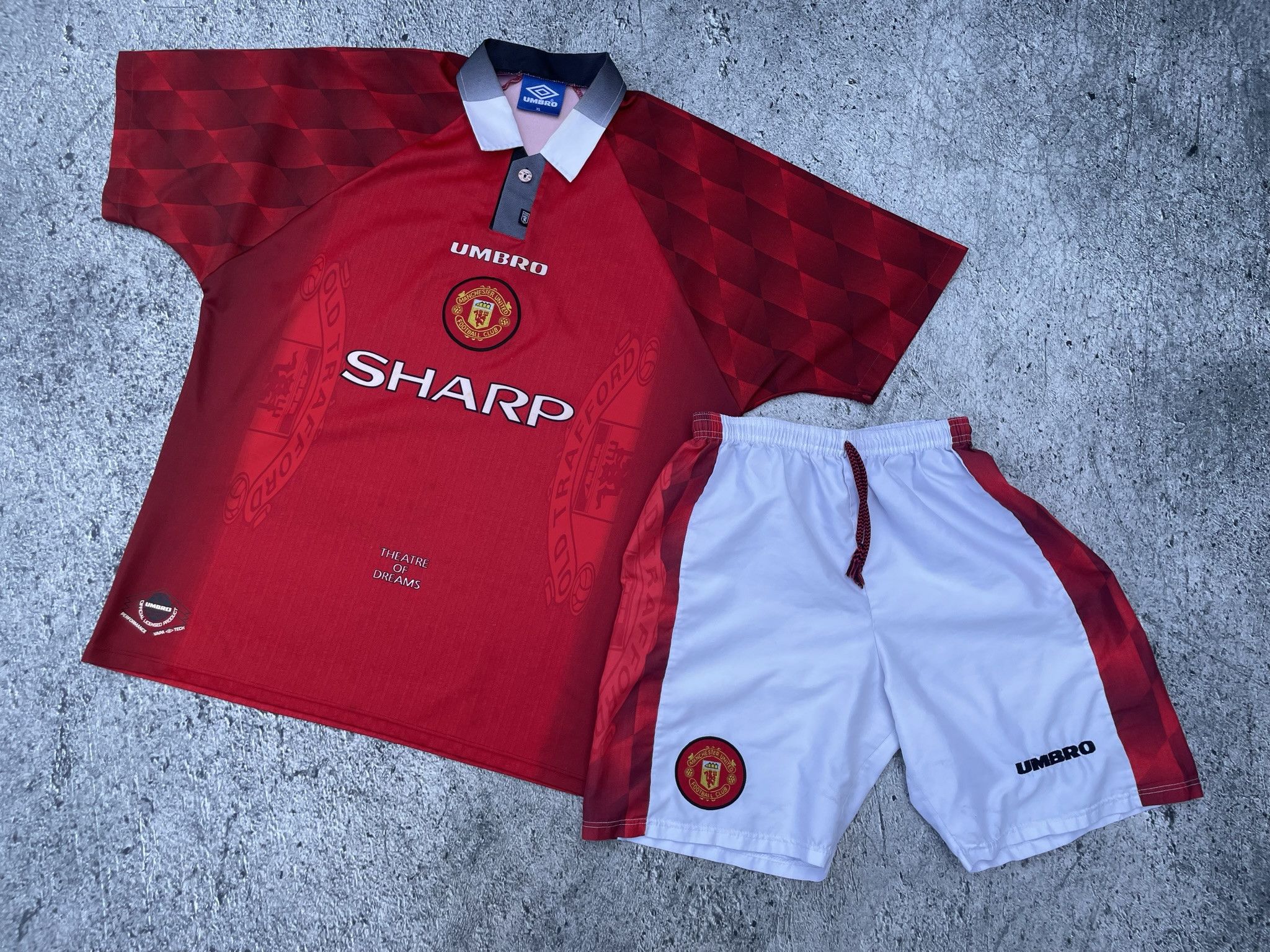Soccer Jersey × Umbro × Vintage Manchester united 96 98 home set sharp ...