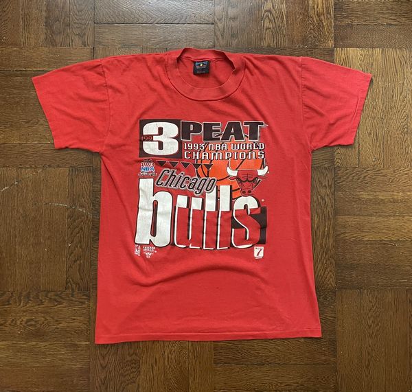 Vintage Vintage 1993 Chicago Bulls 3 Peat T Shirt - Logo7 NBA Jordan ...