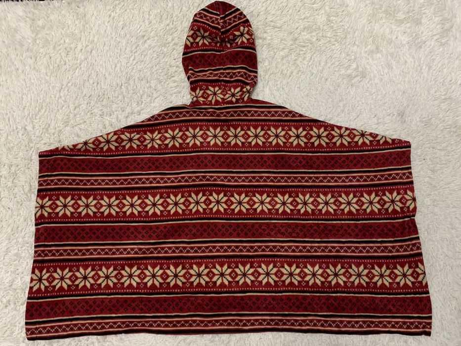 Uniqlo Uniqlo poncho | Grailed