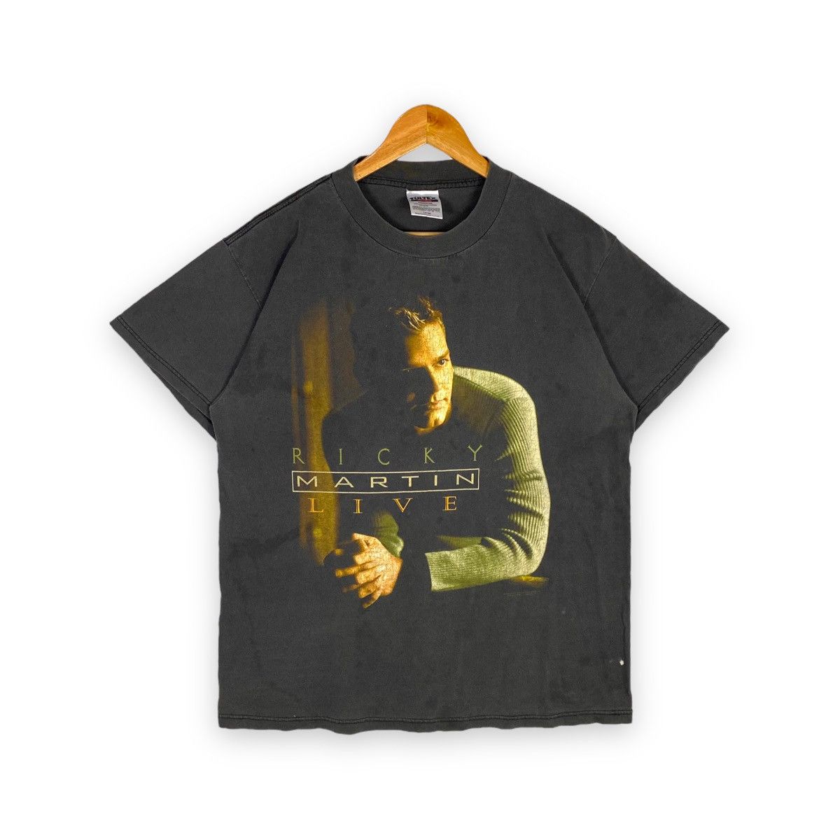 Vintage VINTAGE 1999 RICKY MARTIN T SHIRT SINGER / SONGWRITER | Grailed